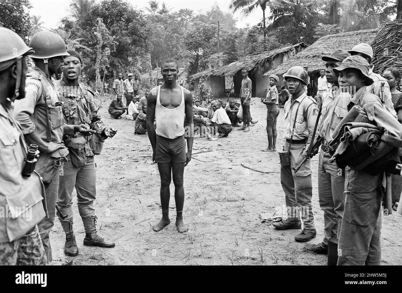 African soldiers 1960s hi-res stock photography and images - Alamy