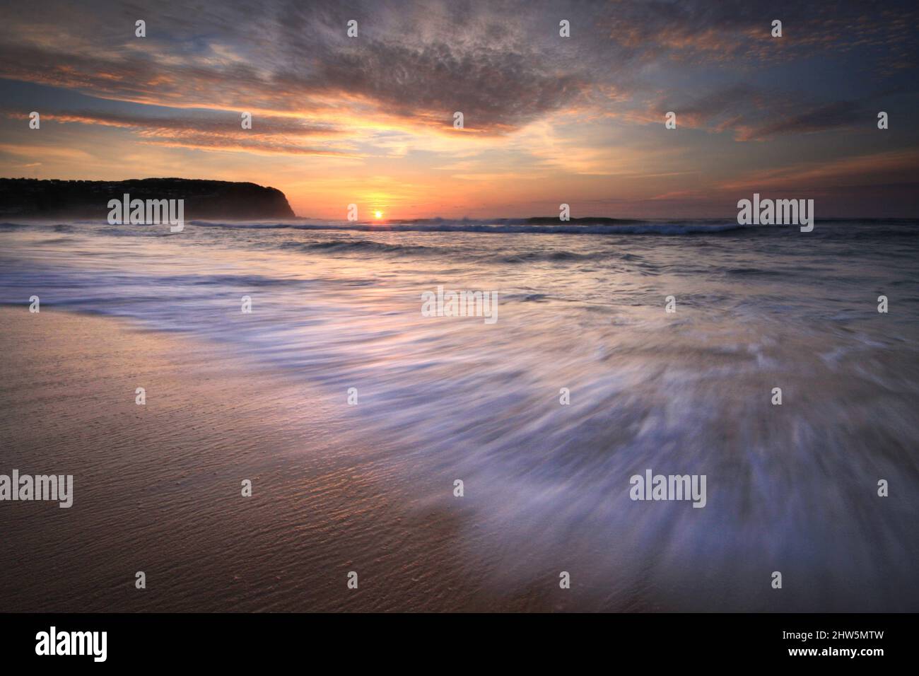 Incoming wave hi-res stock photography and images - Alamy