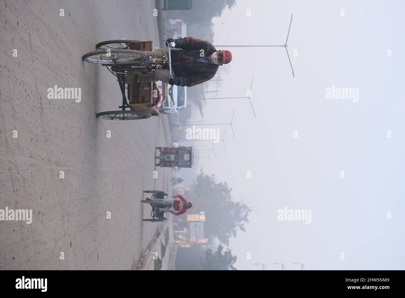 Variety of transportation in India - cycle and motorized rickshaws ...