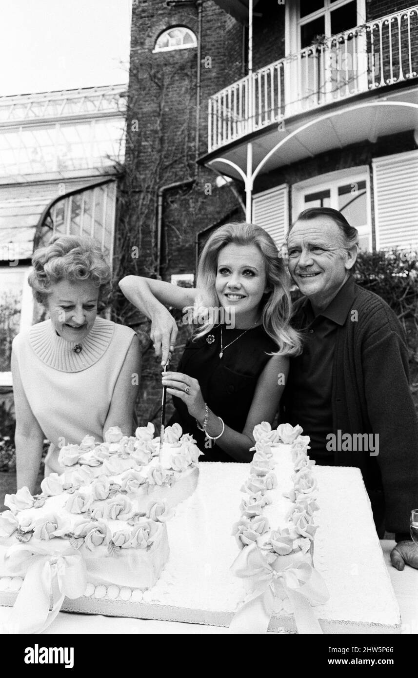 Hayley Mills celebrates her 21st birthday at her parents home at ...