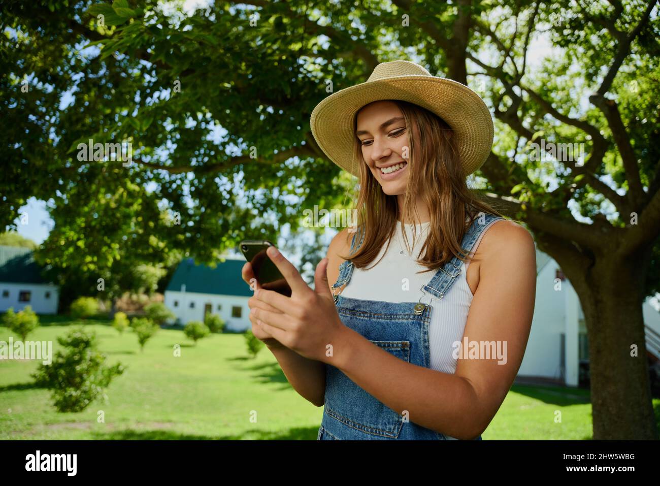 Cellular device hi-res stock photography and images - Alamy
