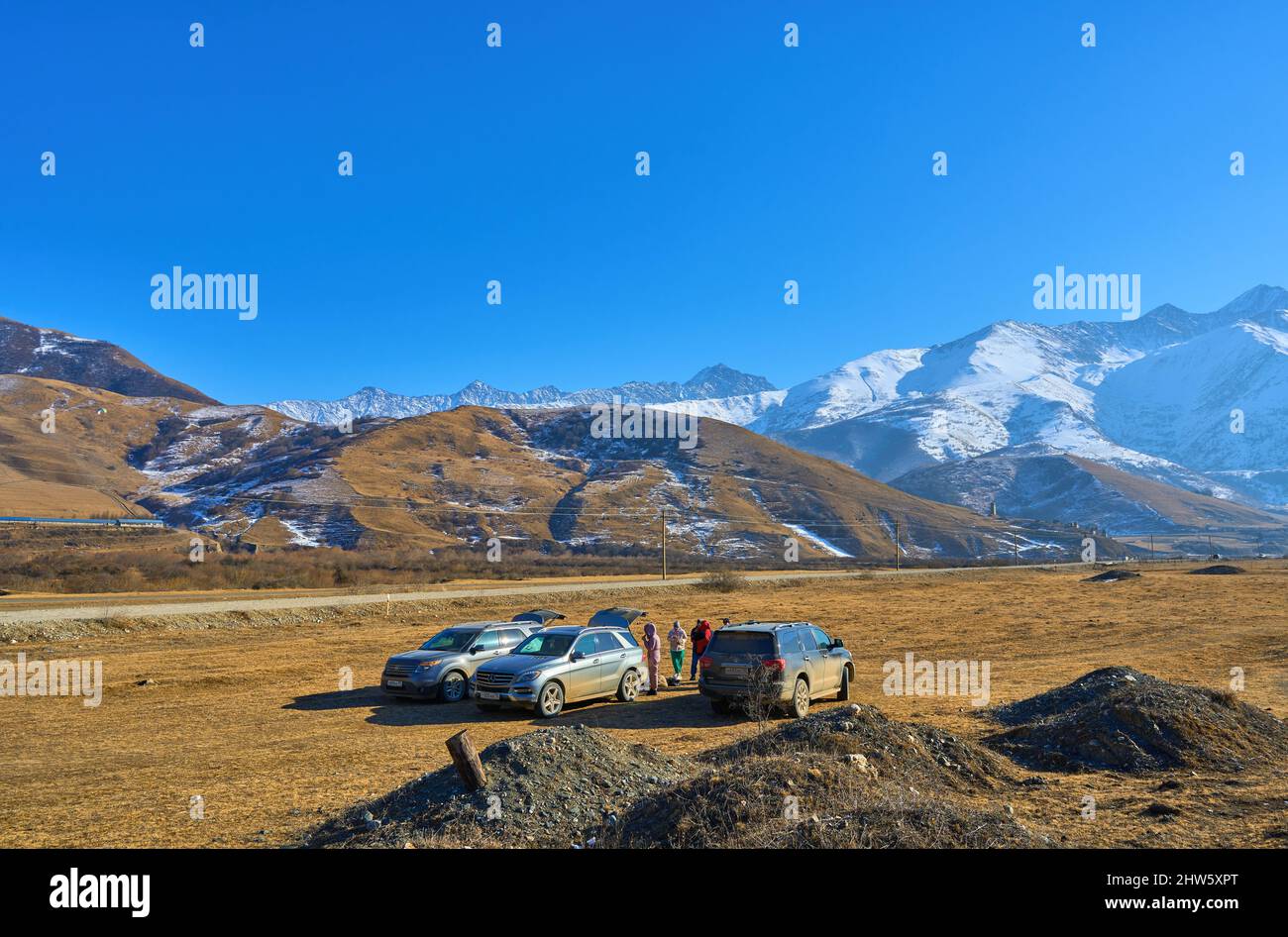 Top car on country roads hi-res stock photography and images - Alamy
