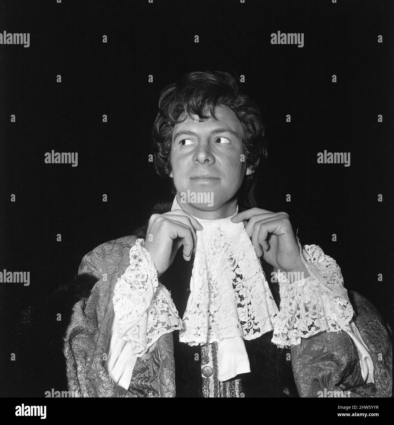 "Coronation Street" actor Philip Lowrie is moving to the Palace Theatre ...