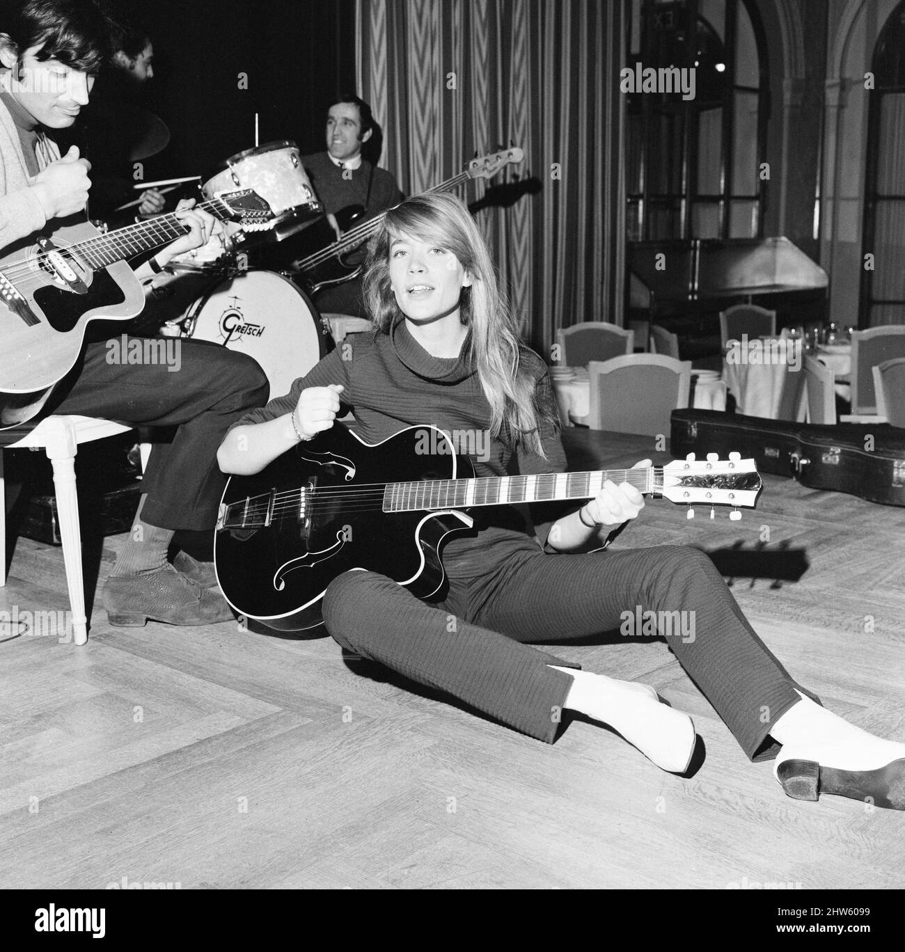 Francoise Hardy, french singer pictured rehearsing her cabaret show ...