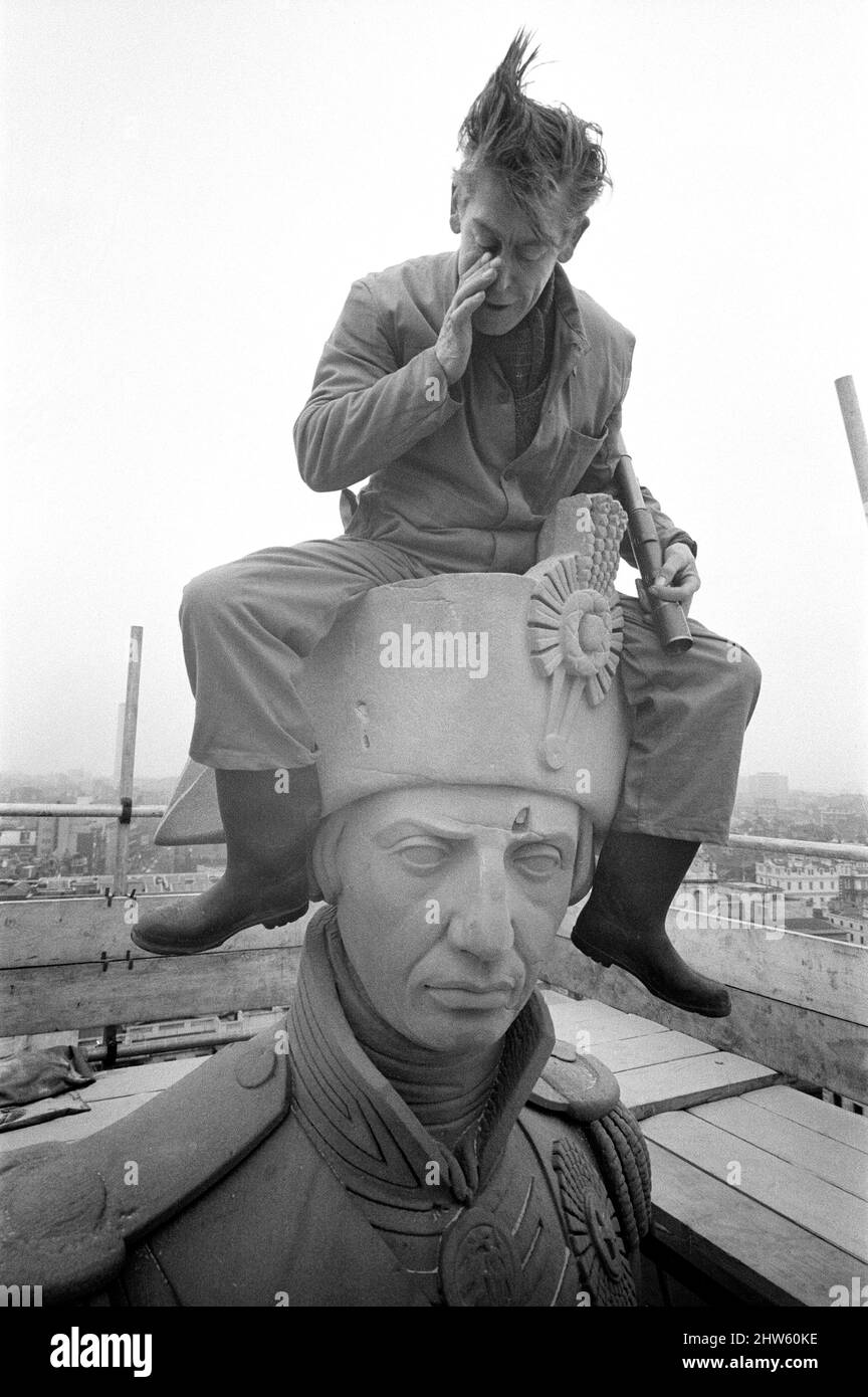 For the first time in over a hundred years Nelson's statue has a clean ...