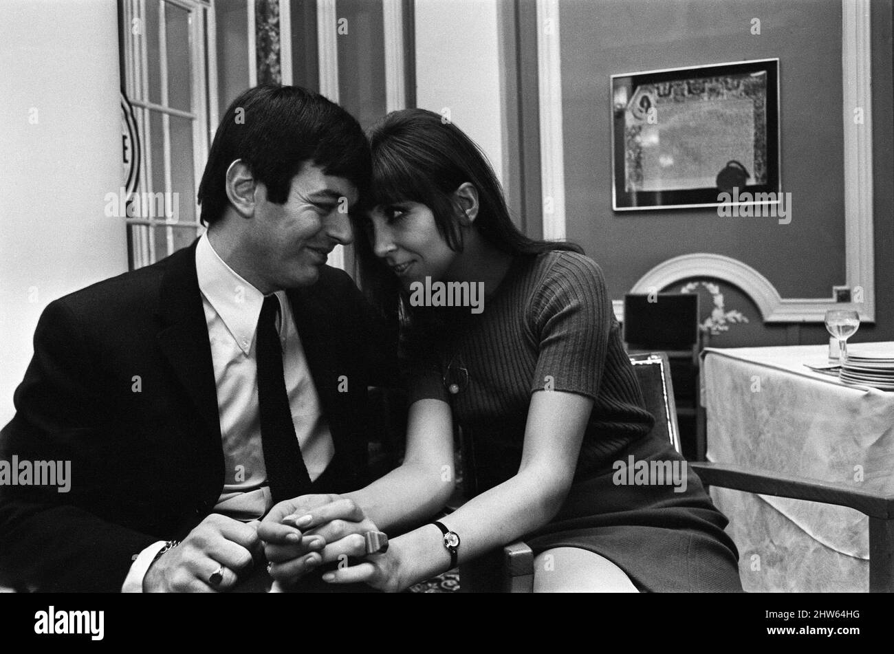 Anita harris 1960s hi-res stock photography and images - Alamy