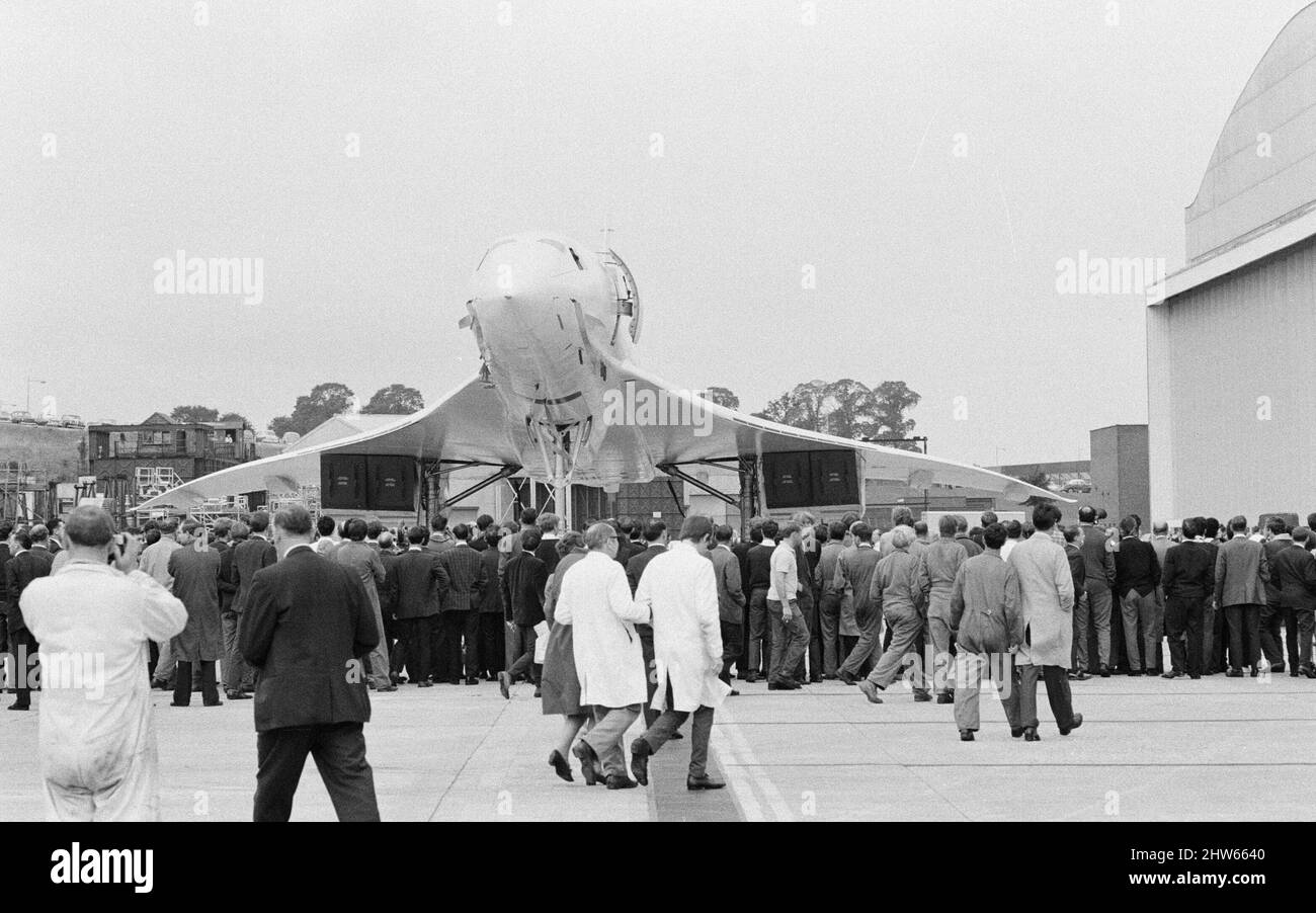 Concorde prototype 002 makes its first official public appearance in ...