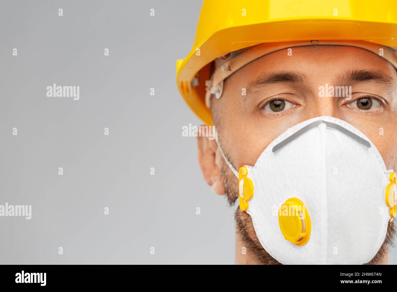 Respirator mask and construction hi-res stock photography and images ...