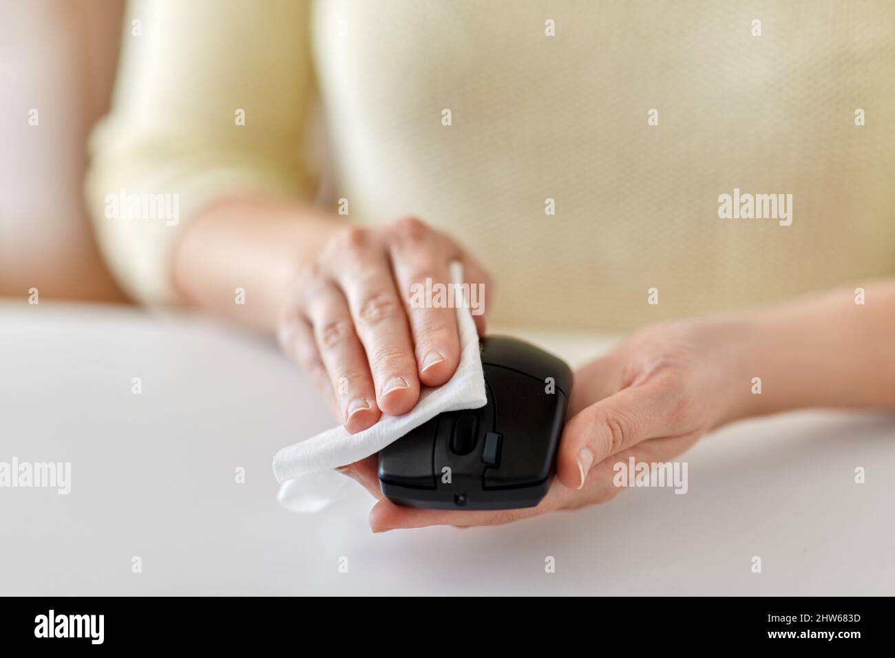 Cleaning computer mouse hi-res stock photography and images - Alamy