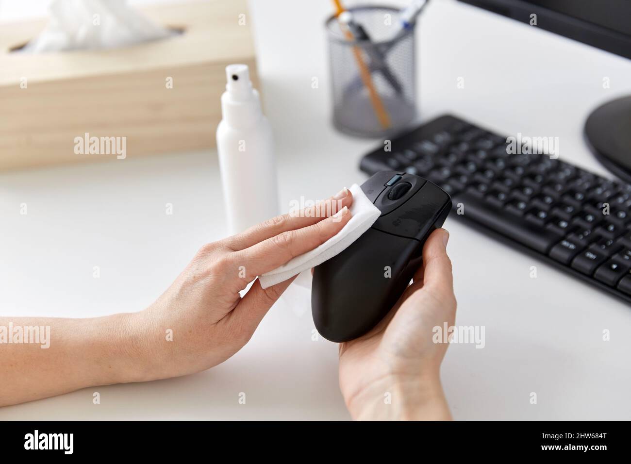 Cleaning computer mouse hi-res stock photography and images - Alamy
