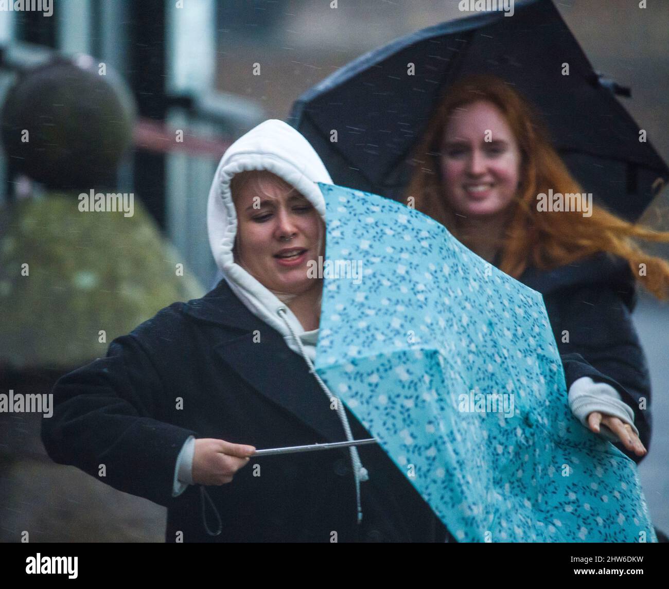 Public scenes on the Royal Mile as Edinburgh is under a Met weather ...