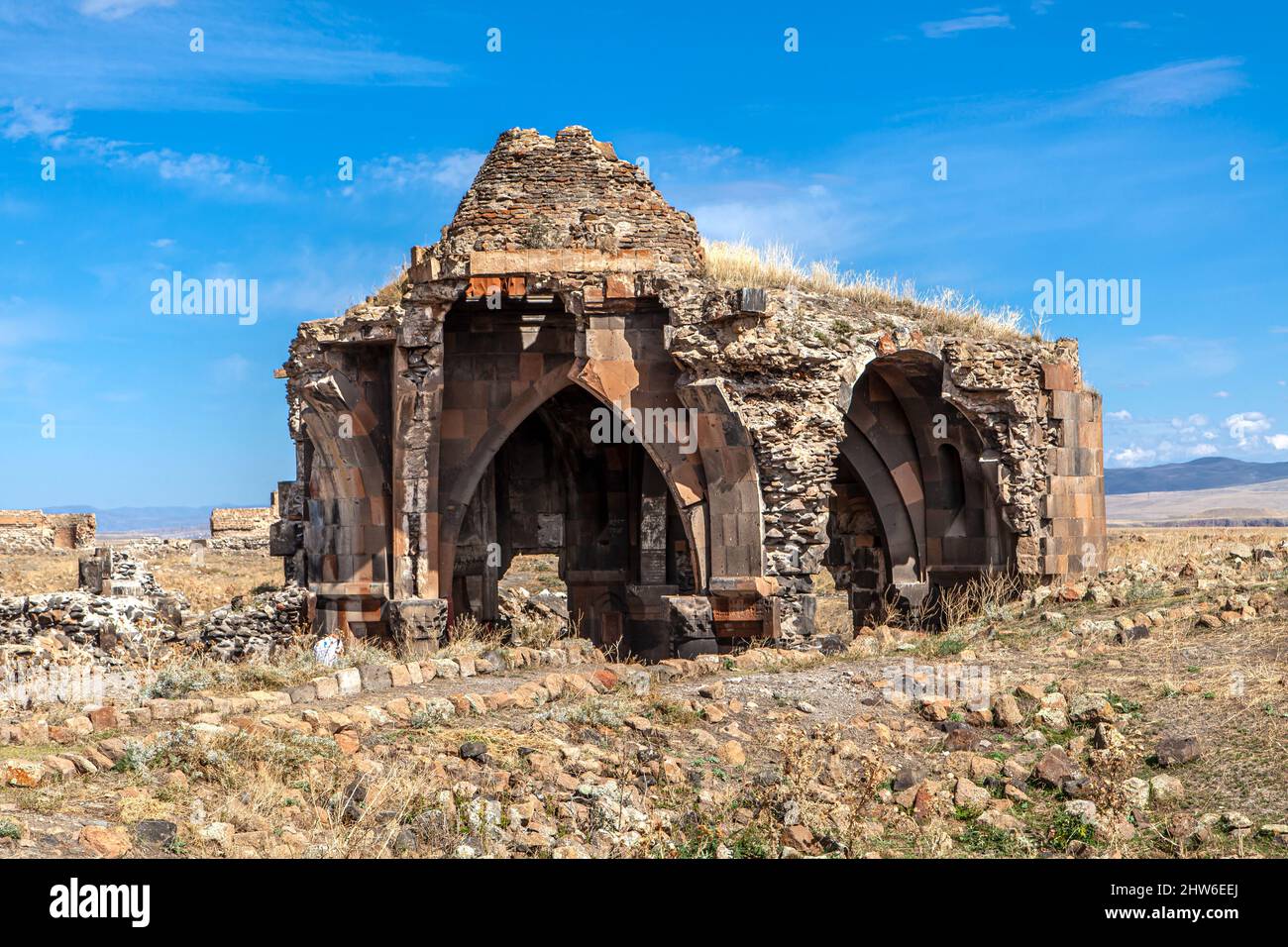 Church ruins ani people hi-res stock photography and images - Alamy
