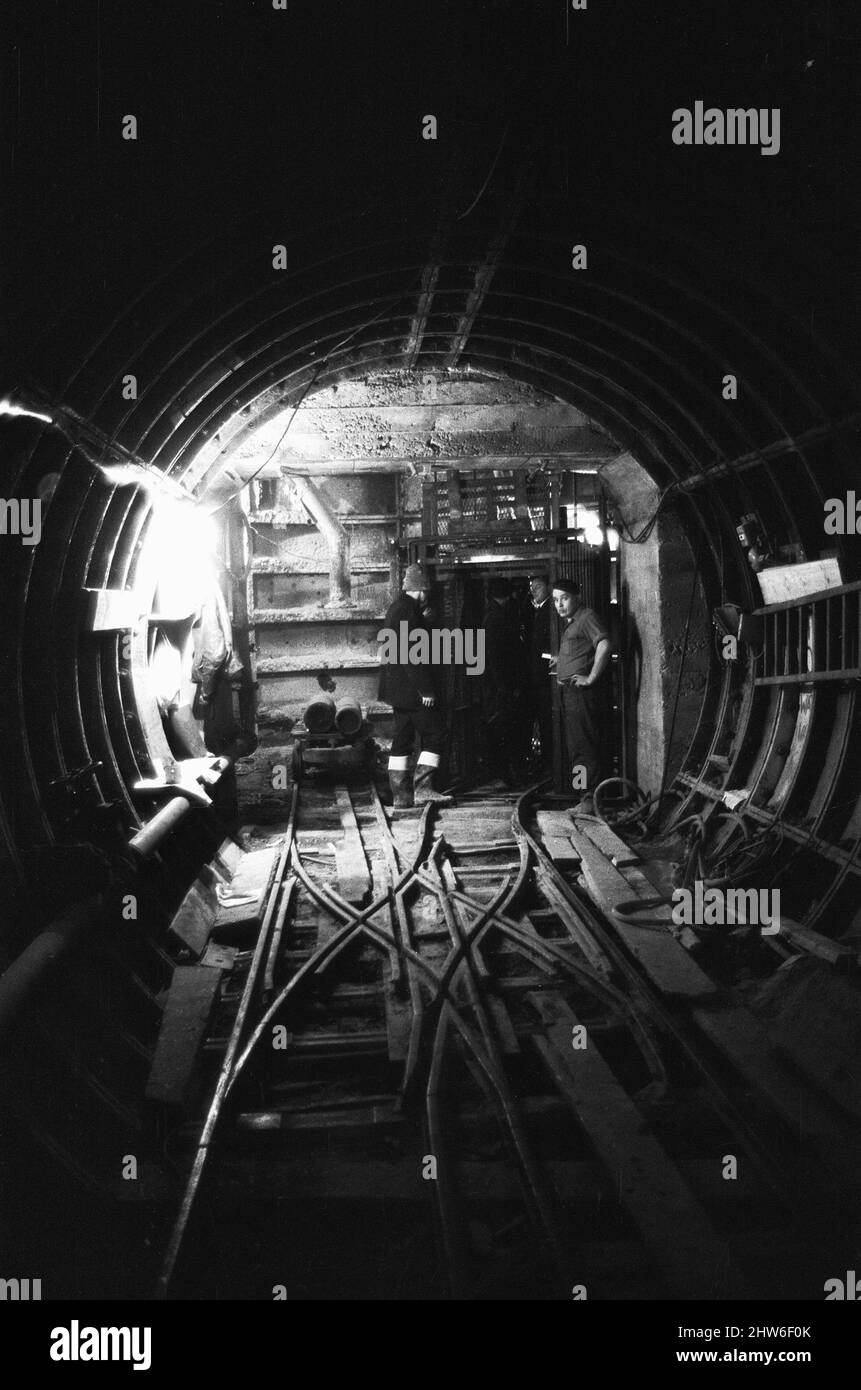 Construction of the Victoria Line under the streets of London 29th ...