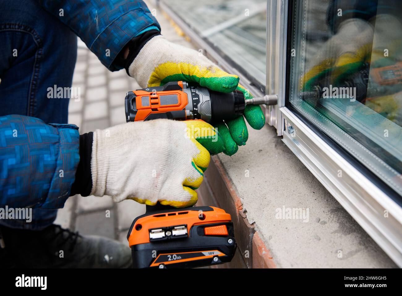 Installing windows builder hi-res stock photography and images - Alamy