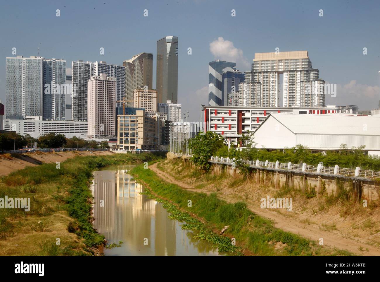 High rise buildings in phnom penh hi-res stock photography and images ...