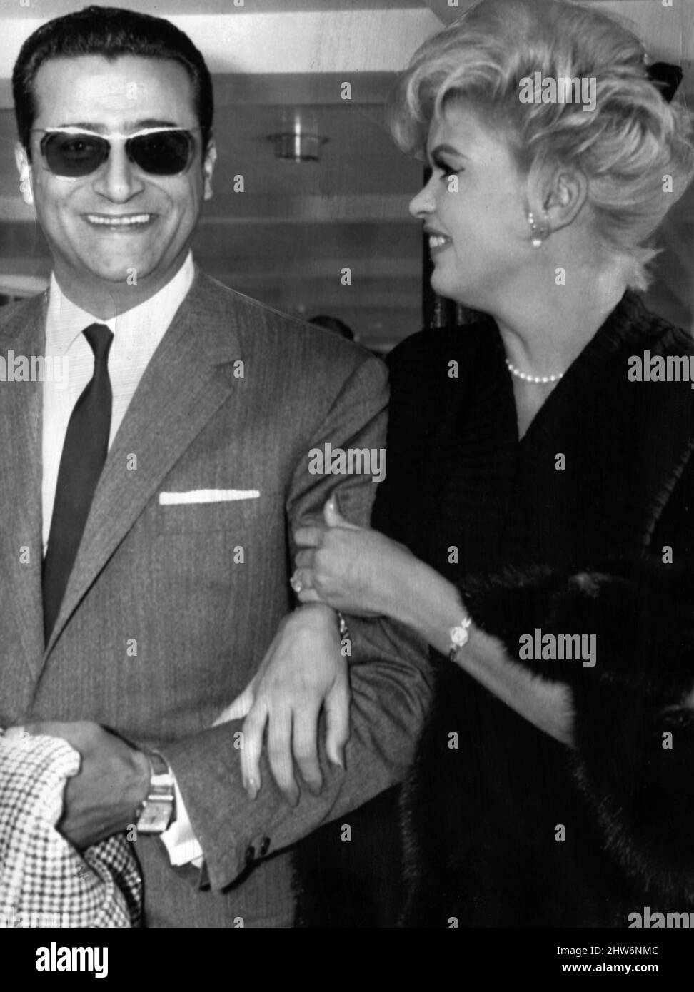 Jayne mansfield 1967 hi-res stock photography and images - Alamy