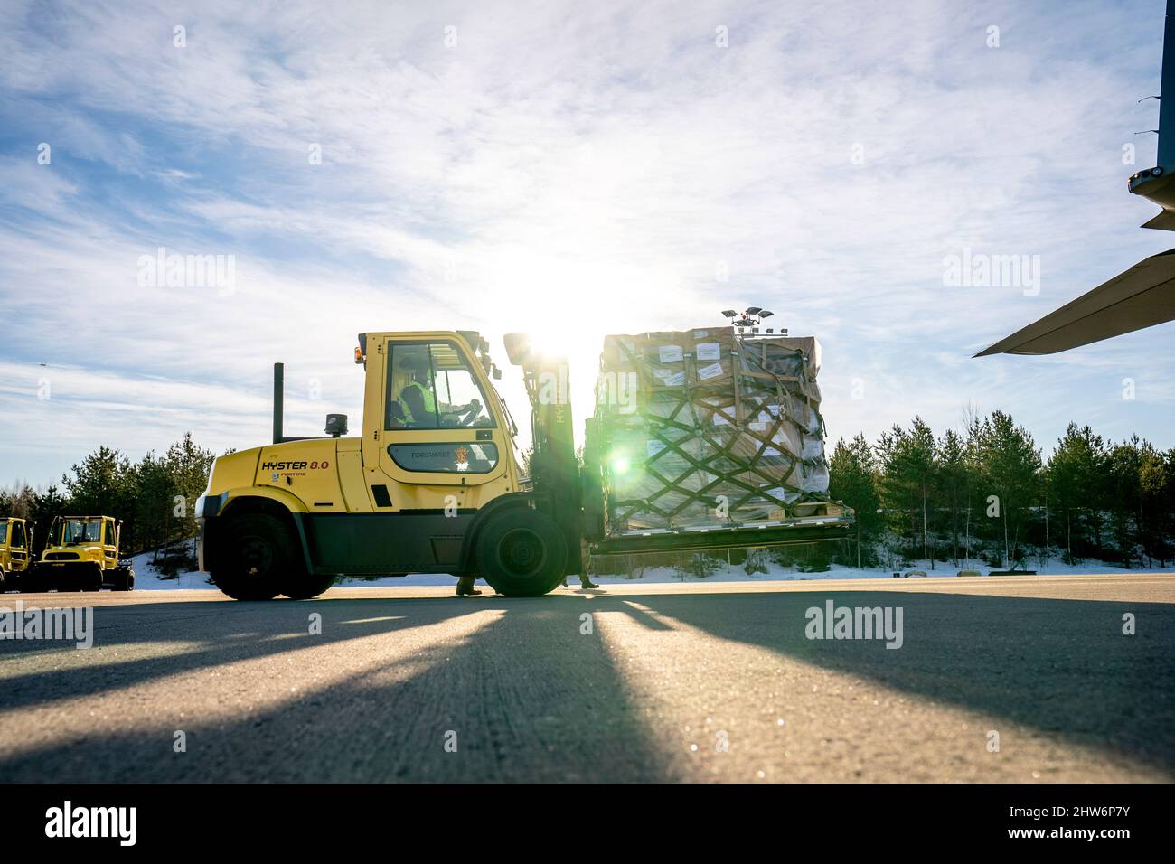 Oslo 20220303.The Norwegian Armed Forces sends anti-tank missiles to ...