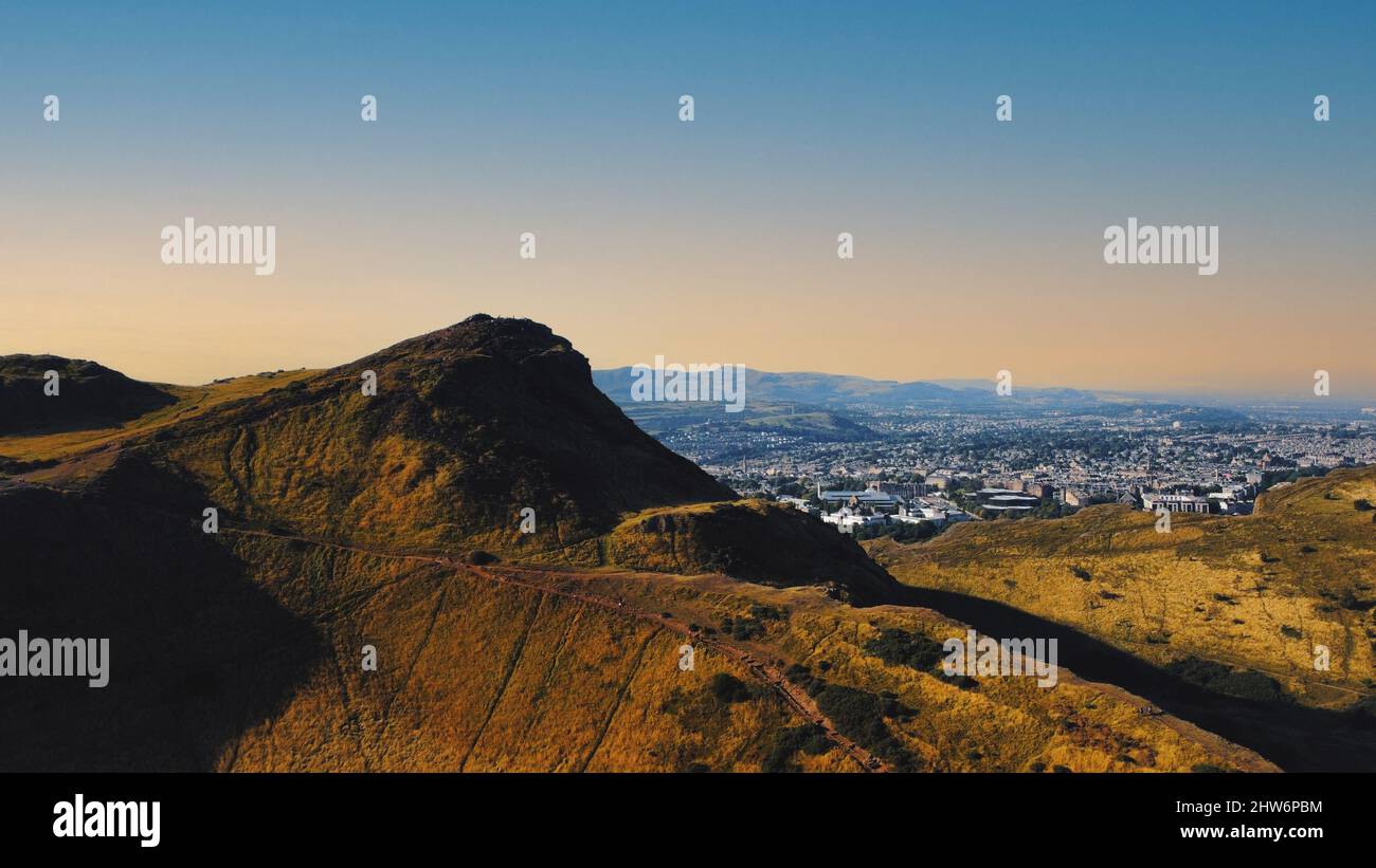 Edinburgh mountains hi-res stock photography and images - Alamy
