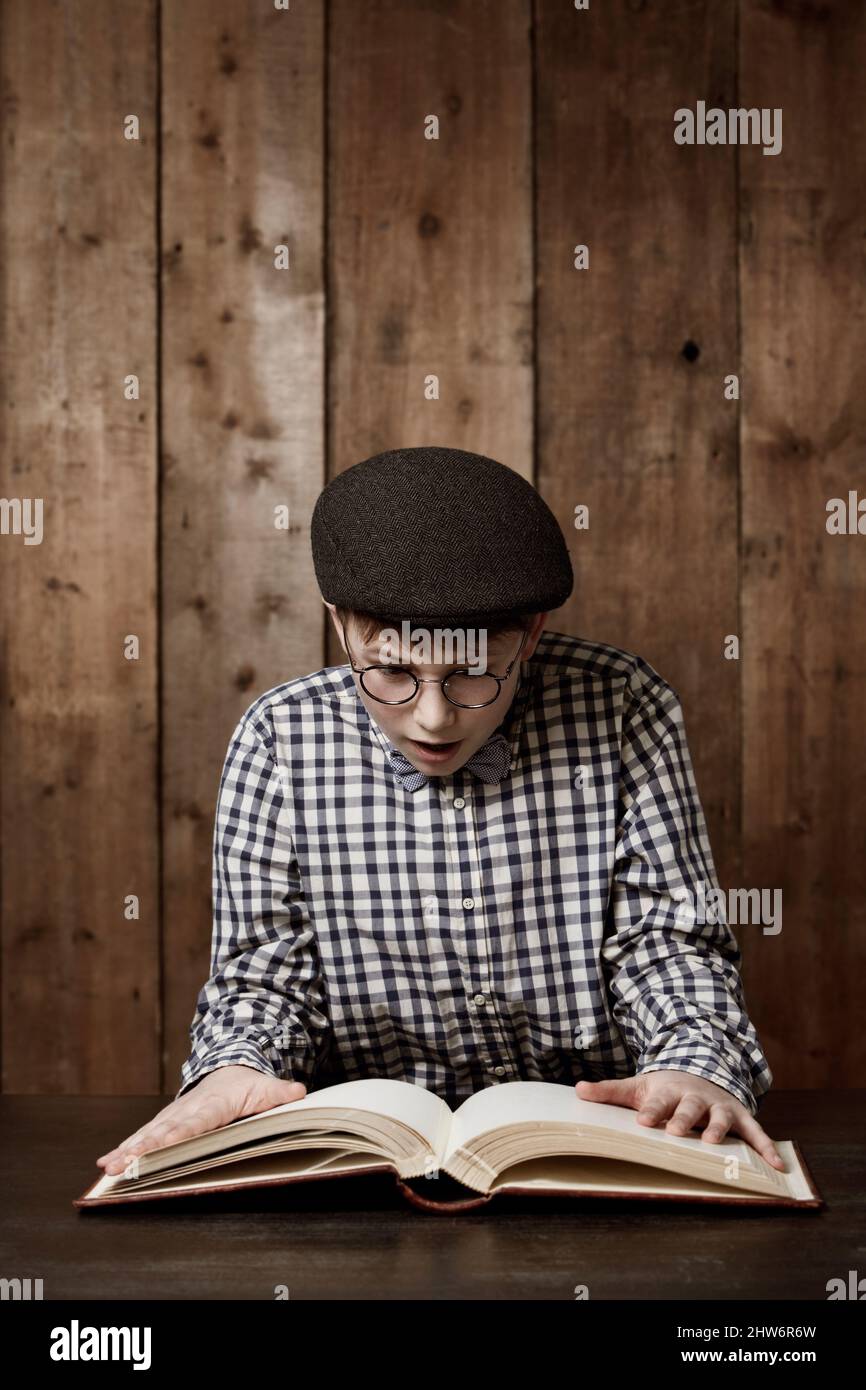 Cant read hi-res stock photography and images - Alamy