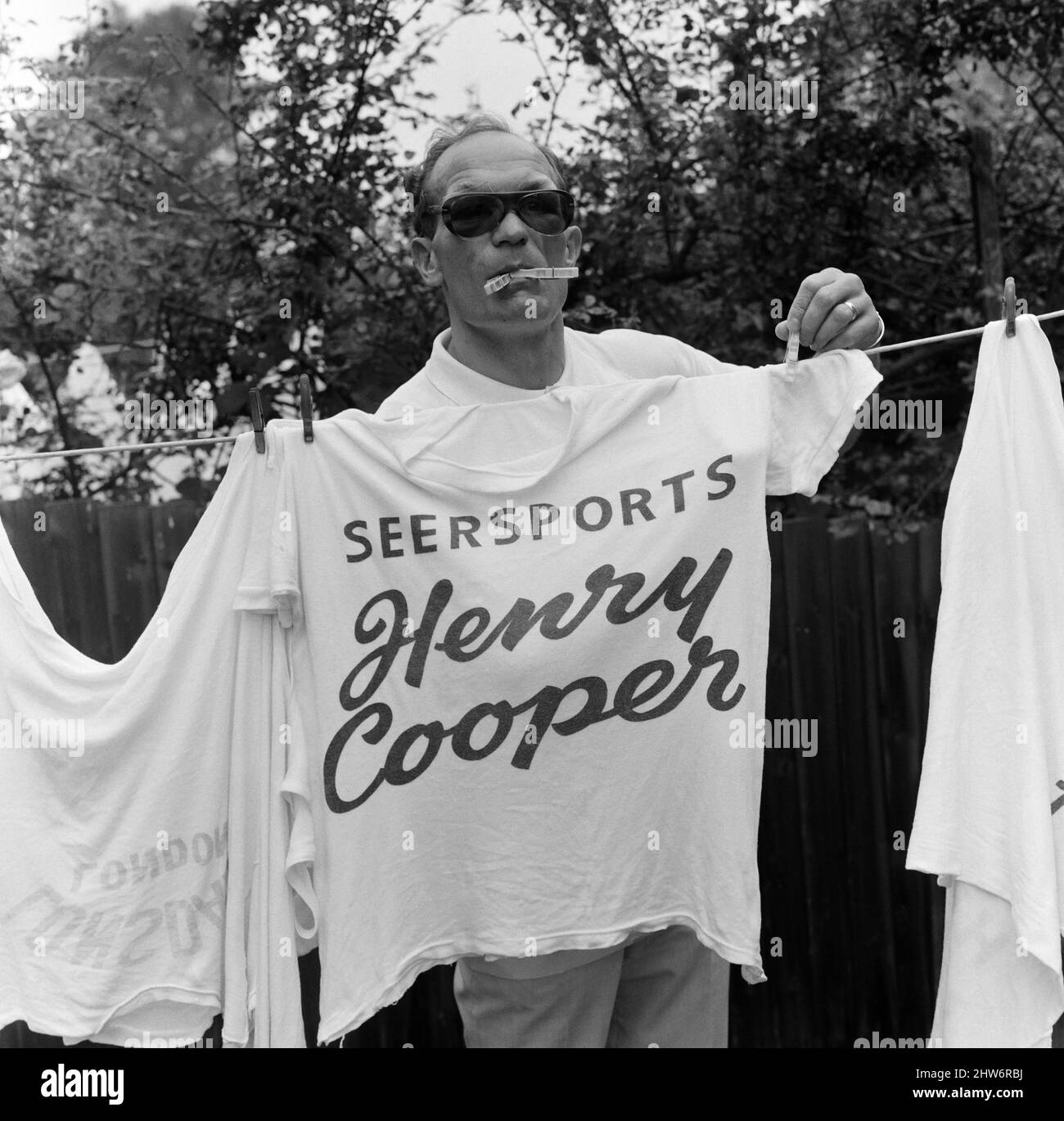 The new European Heavyweight Boxing Champion, Henry Cooper, relaxes at ...