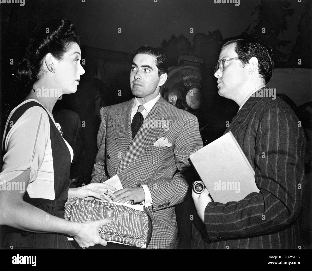 ROSALIND RUSSELL TYRONE POWER and ORSON WELLES behind the scenes candid ...