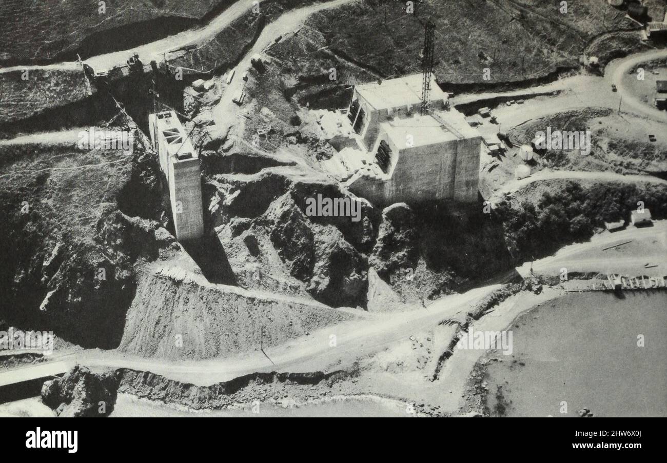 Golden gate bridge construction worker hi-res stock photography and ...