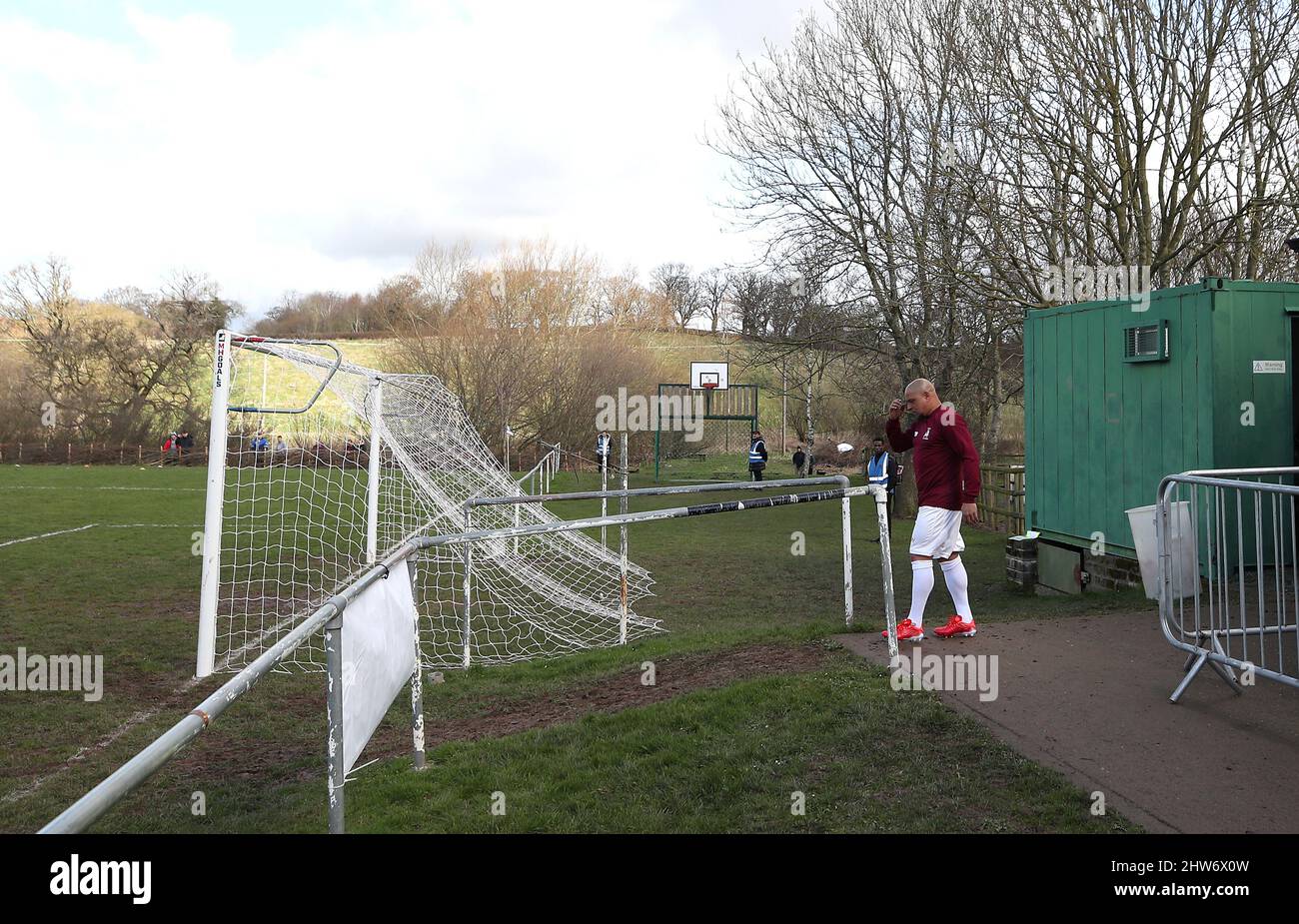 Roberto Carlos arrives onto the pitch for Bull In The Barne United ...
