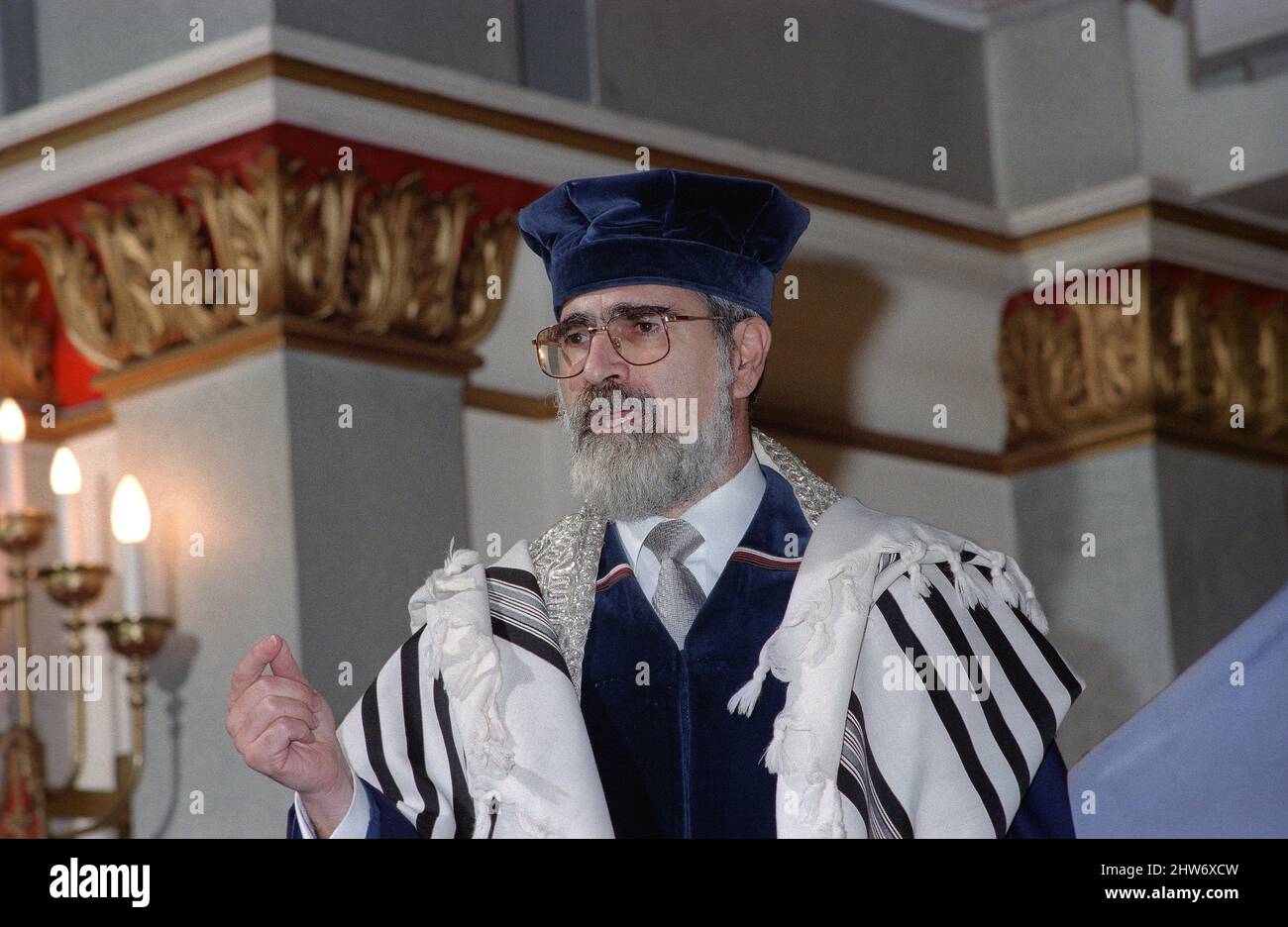 The Chief Rabbi Lord Jonathan Sacks delivers a sermon from the bimah in ...