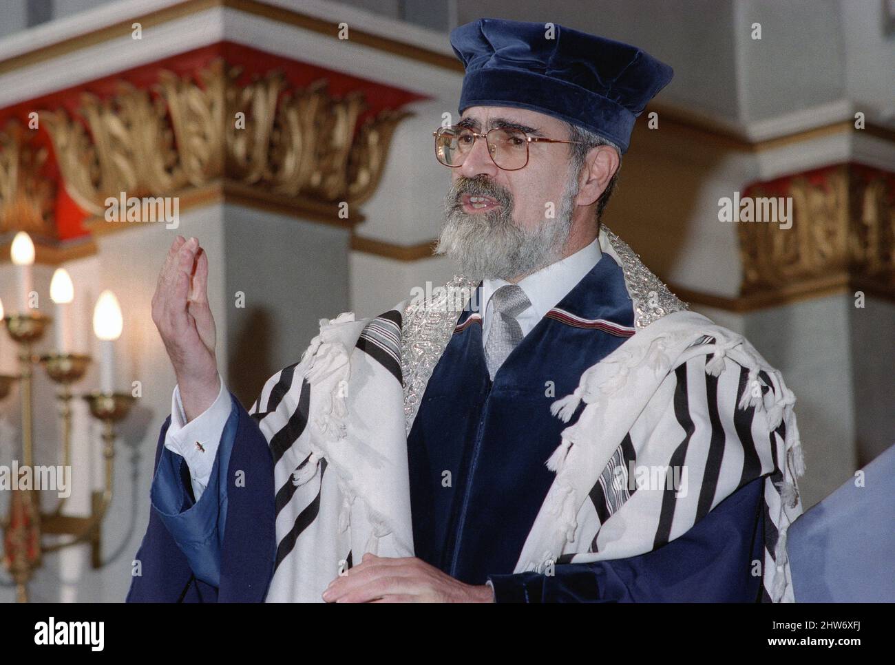 The Chief Rabbi Lord Jonathan Sacks delivers a sermon from the bimah in ...