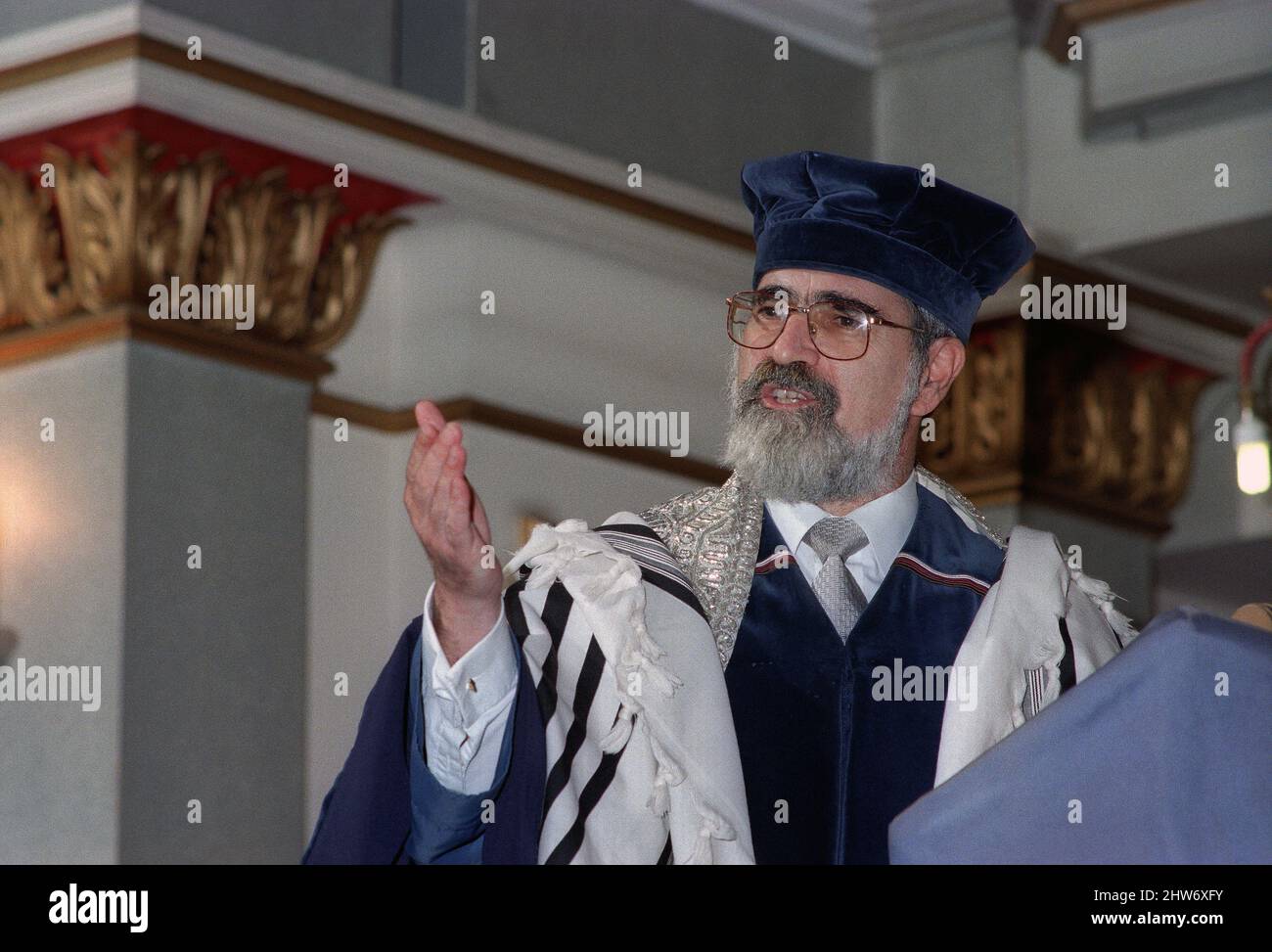 The Chief Rabbi Lord Jonathan Sacks delivers a sermon from the bimah in ...