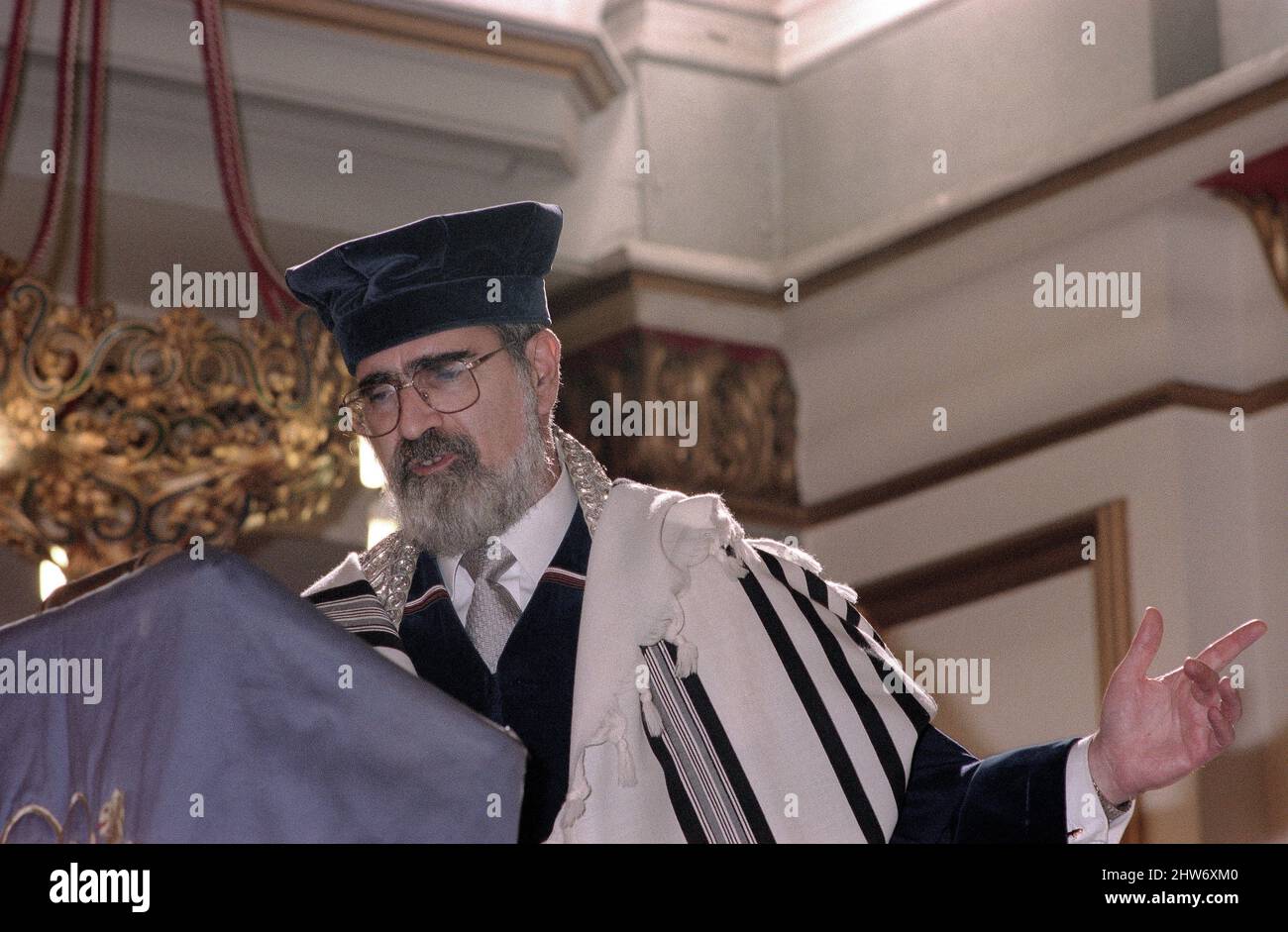 The Chief Rabbi Lord Jonathan Sacks delivers a sermon from the bimah in ...