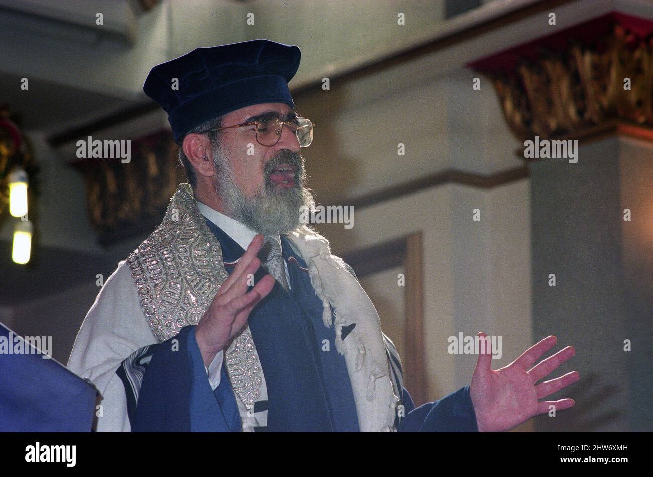 The Chief Rabbi Lord Jonathan Sacks delivers a sermon from the bimah in ...