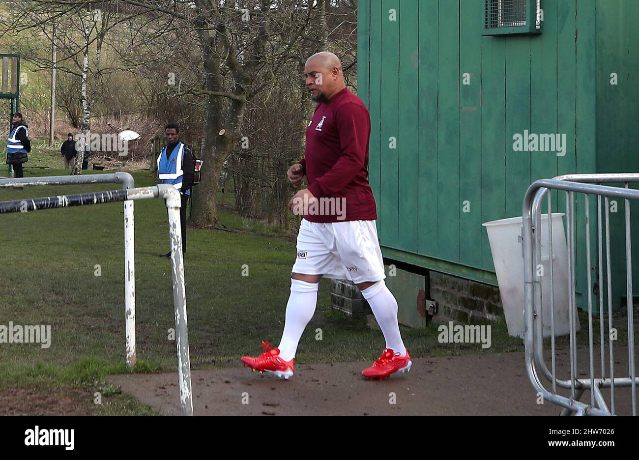 Roberto Carlos arrives onto the pitch for Bull In The Barne United ...
