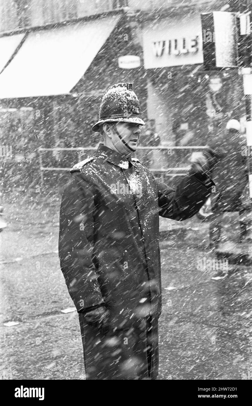 1960s police uniform england hi-res stock photography and images - Alamy