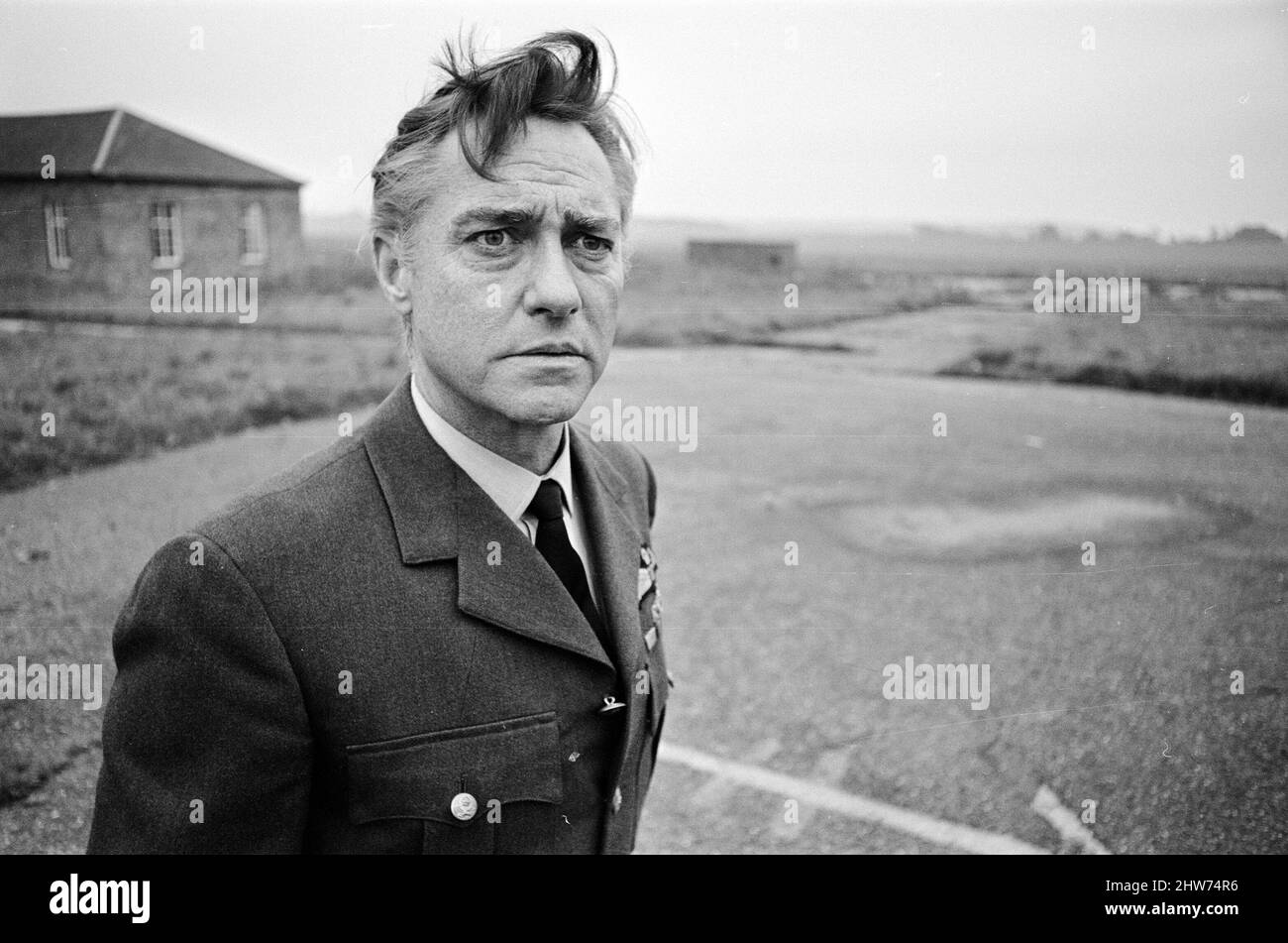 Richard Todd actor on location in Folkestone 7th November 1968. Richard ...