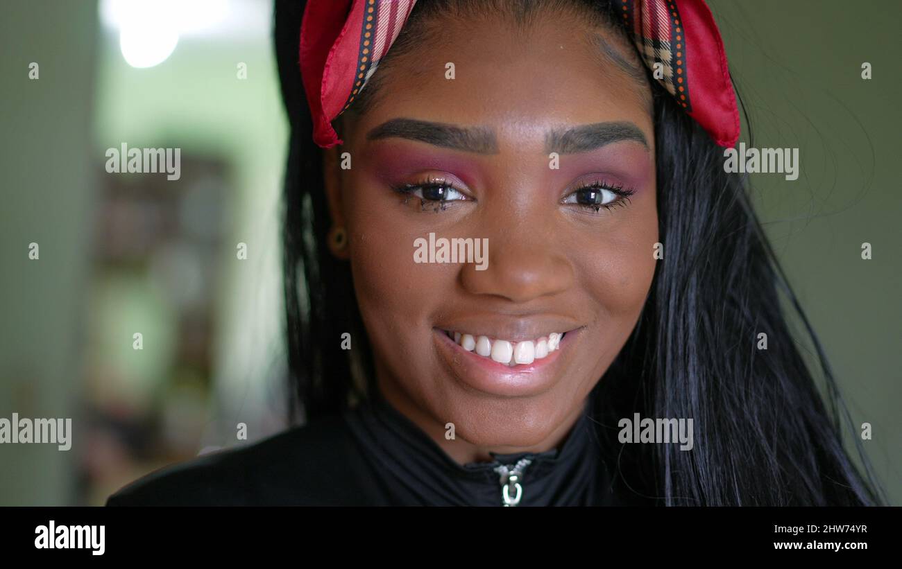 Portrait of a happy teen girl smiling at camera closeup face Stock ...