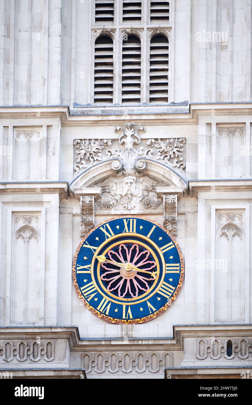 Single handed georgian clock on the west front of Westminster Abbey ...