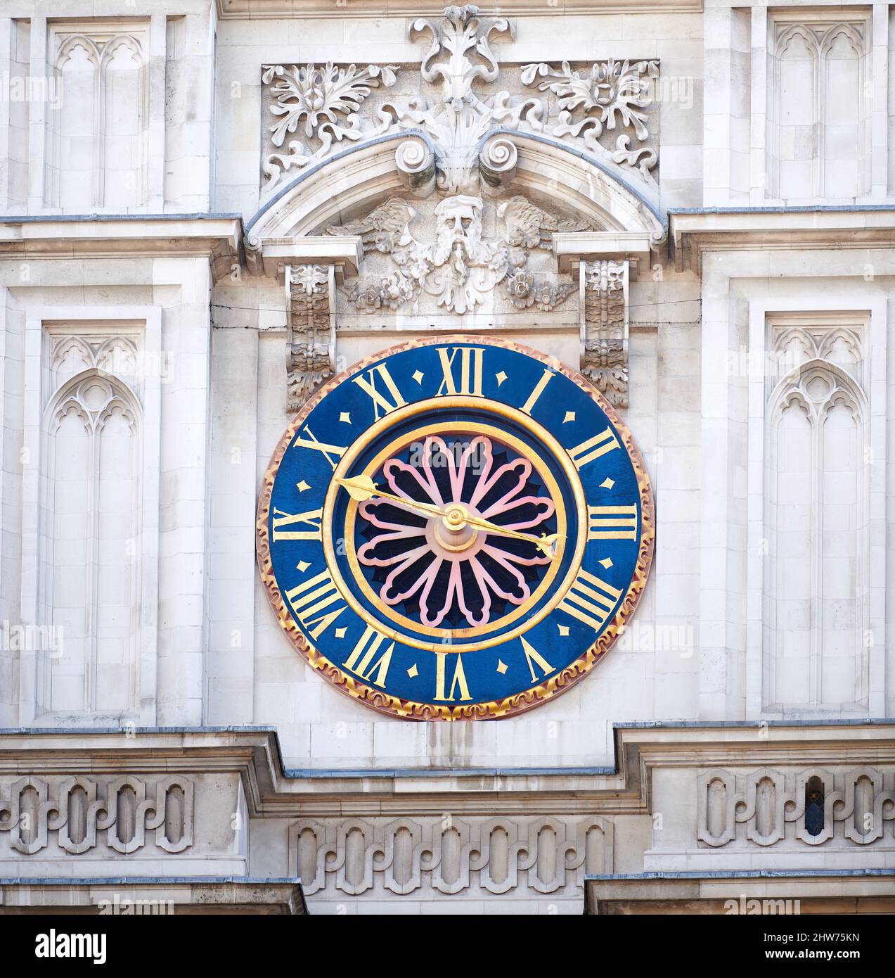 Single handed georgian clock on the west front of Westminster Abbey ...
