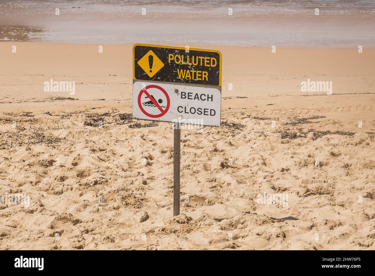 Water pollution signs at beach hi-res stock photography and images - Alamy