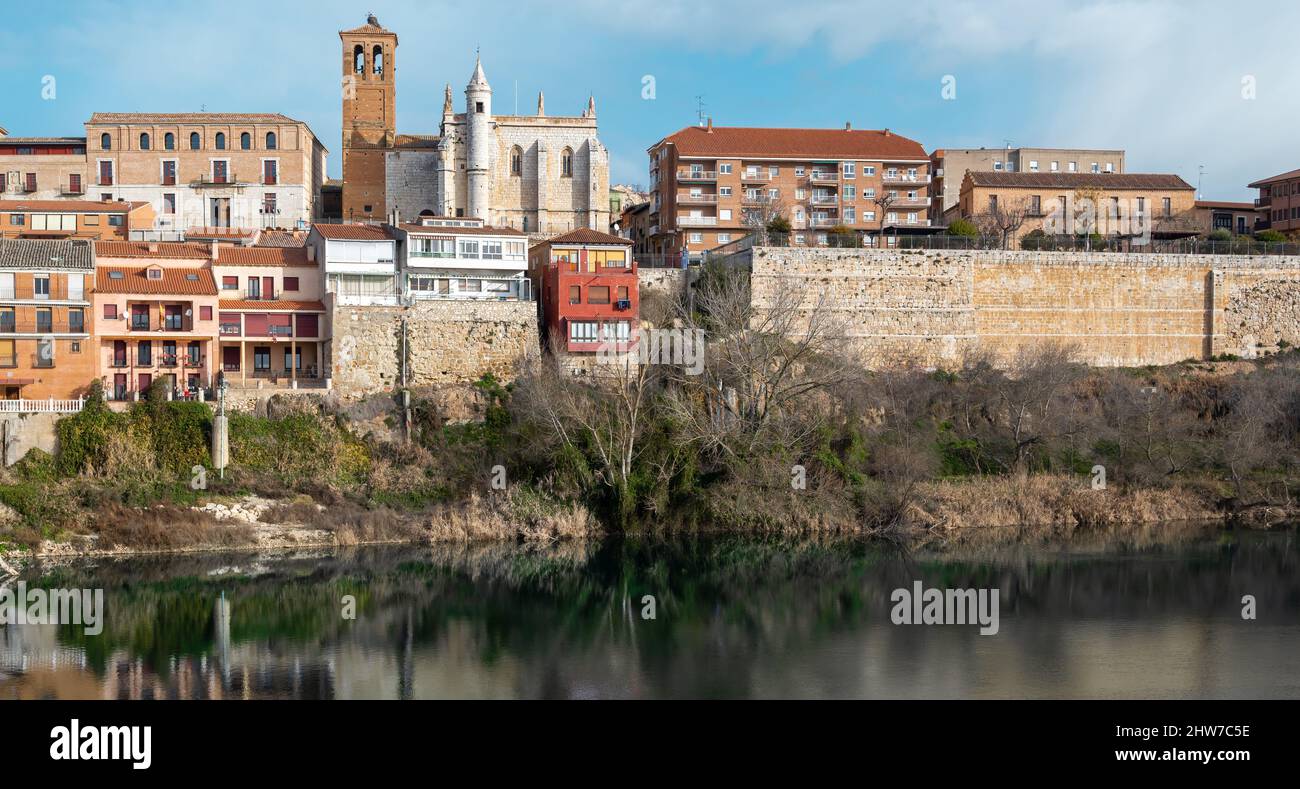 Cityscape of the town of Tordesillas, Spain Stock Photo - Alamy