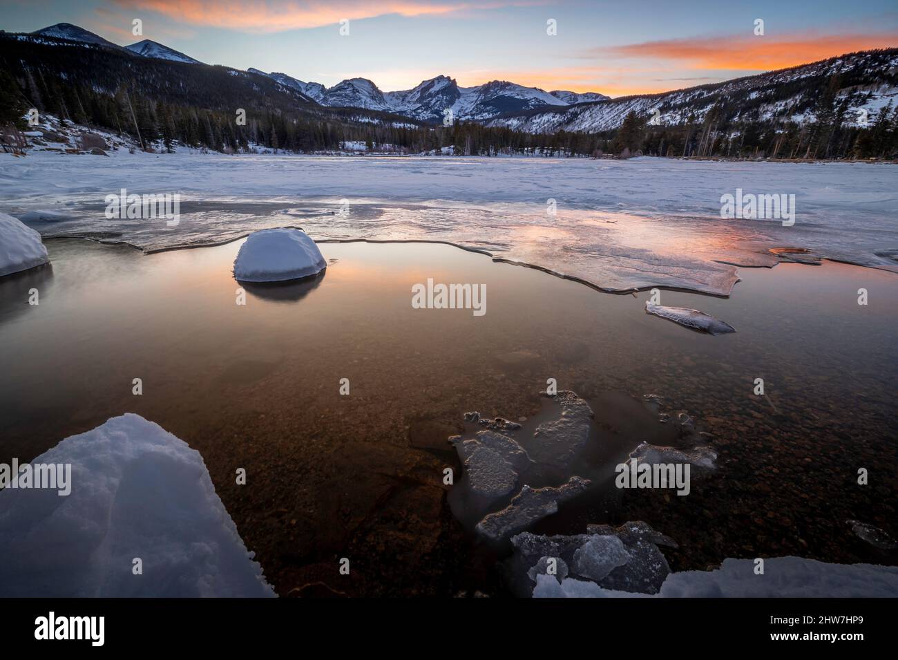 Sprague Lake sunset at Rocky Mountain National Park, Winter time Stock ...