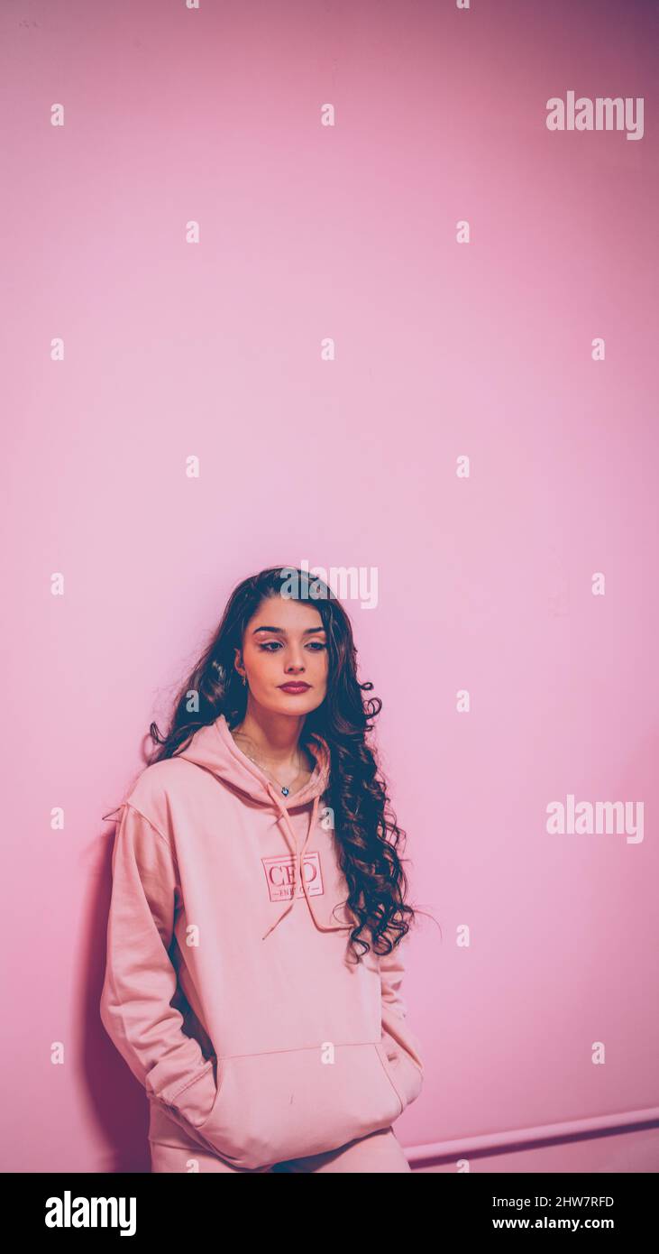 Pink portrait session hi-res stock photography and images - Alamy