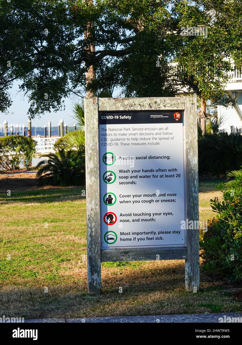 Covid-19 safety sign at the National Park Service center for travel to ...