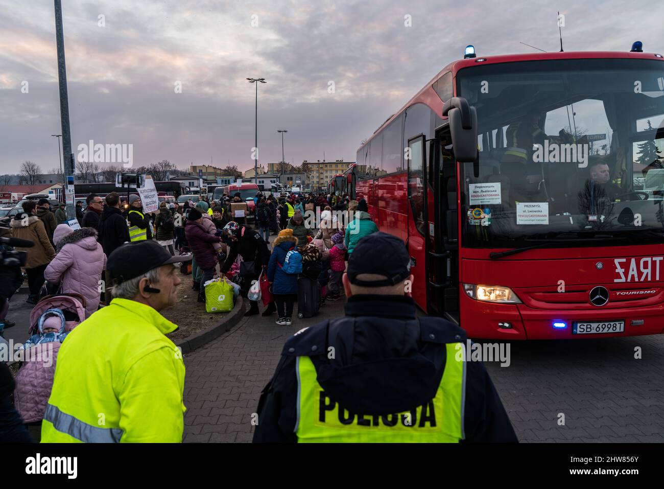 Buses arrived at the refugee camp from the border with Ukrainian ...
