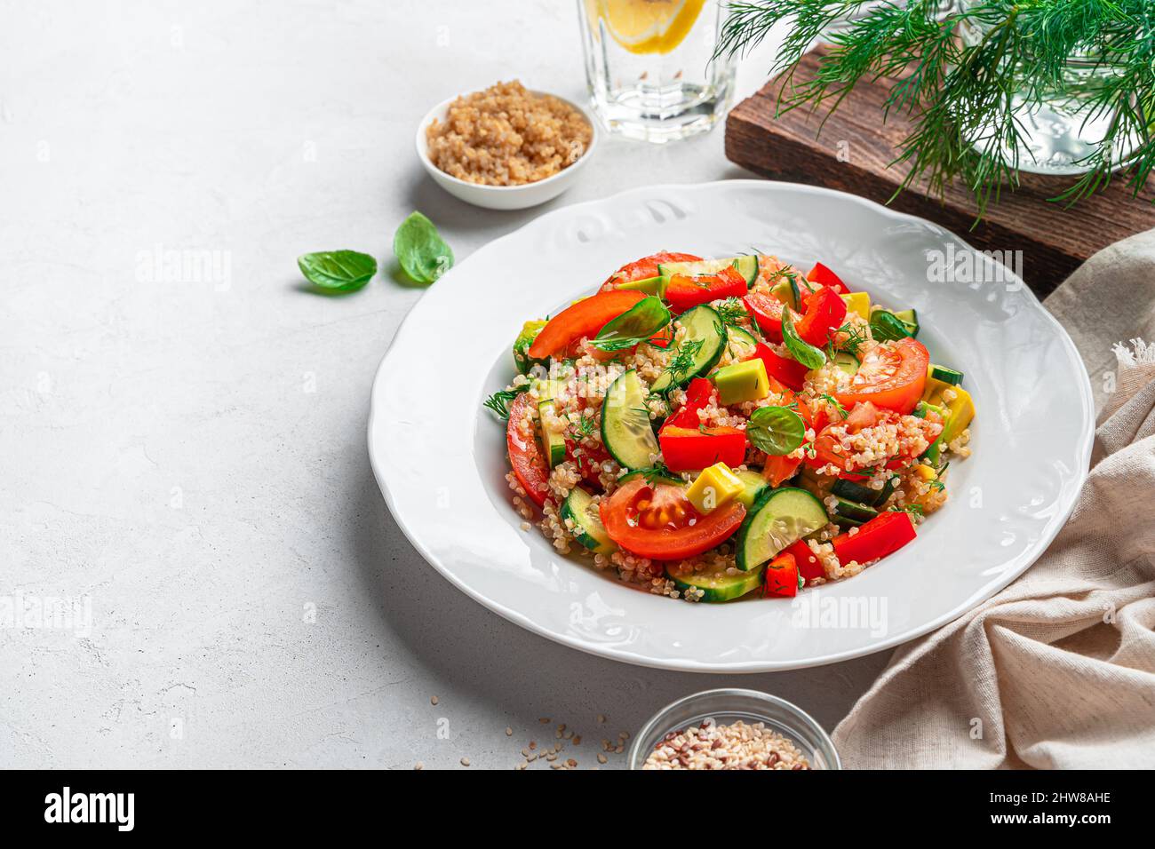 Tabbouleh salad, Levantine vegetarian salad with bulgur, quinoa, tomato ...