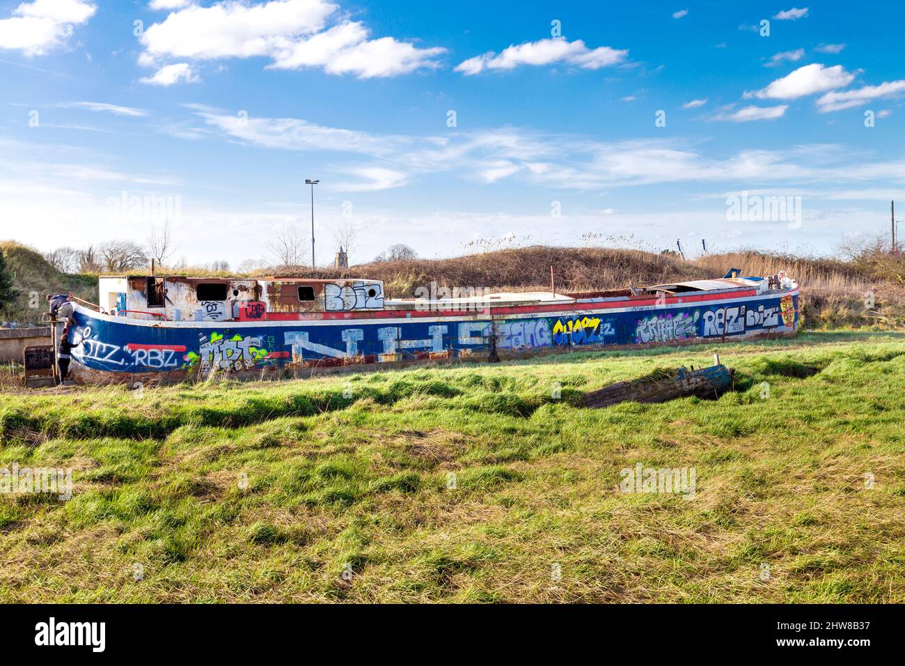 The Tosca abandoned and derelict barge in Boal Quay, King's Lynn ...