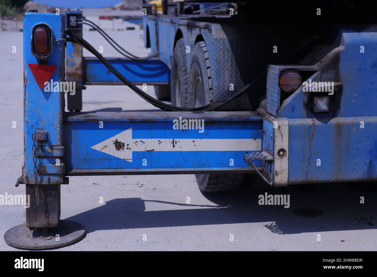 Lifting car engine hi-res stock photography and images - Alamy