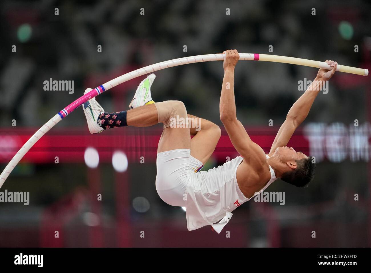 Ernest John Obiena participating in the Tokyo 2020 Olympics in the pole vault discipline Stock ...