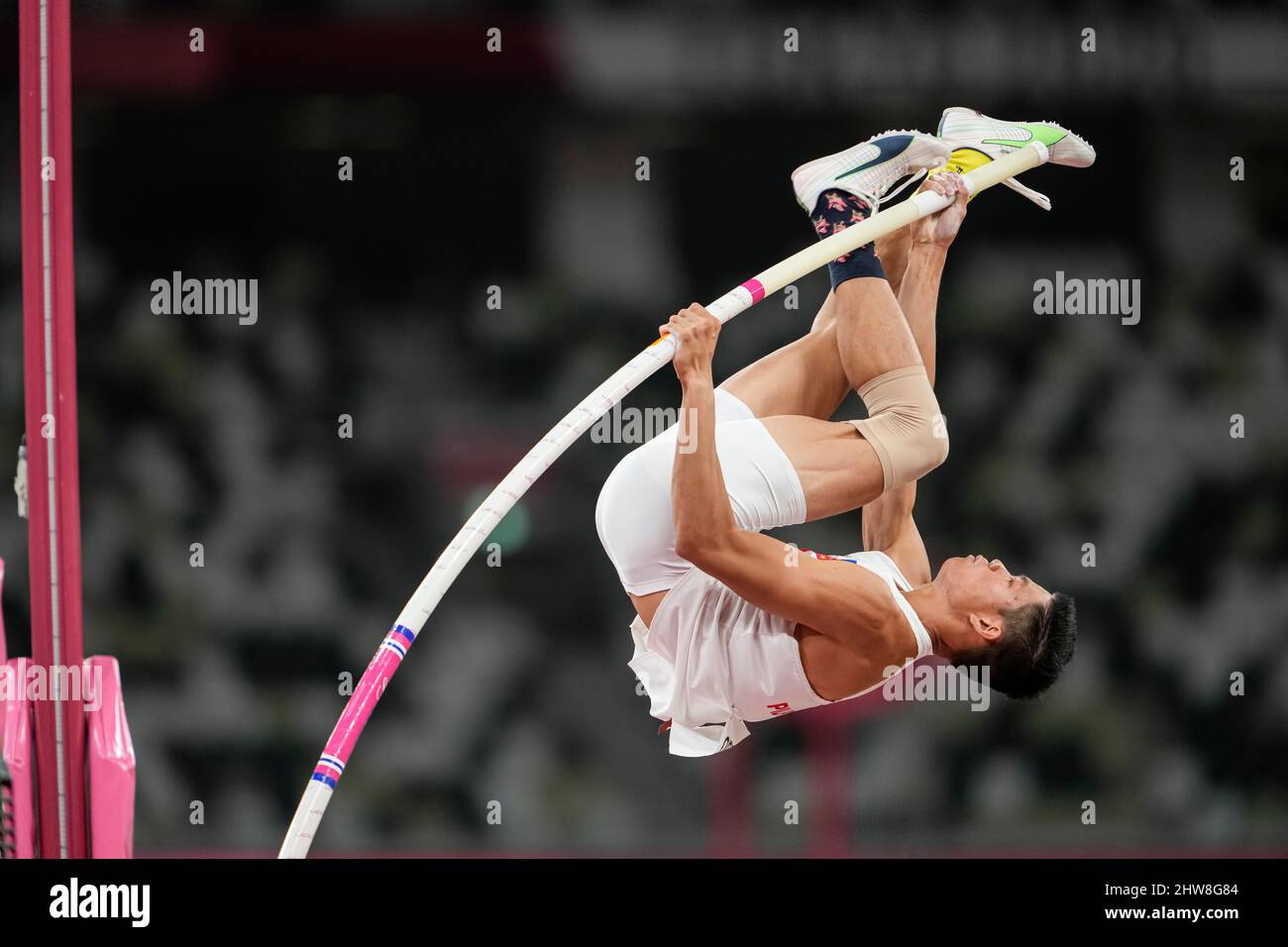 Ernest John Obiena participating in the Tokyo 2020 Olympics in the pole vault discipline Stock ...