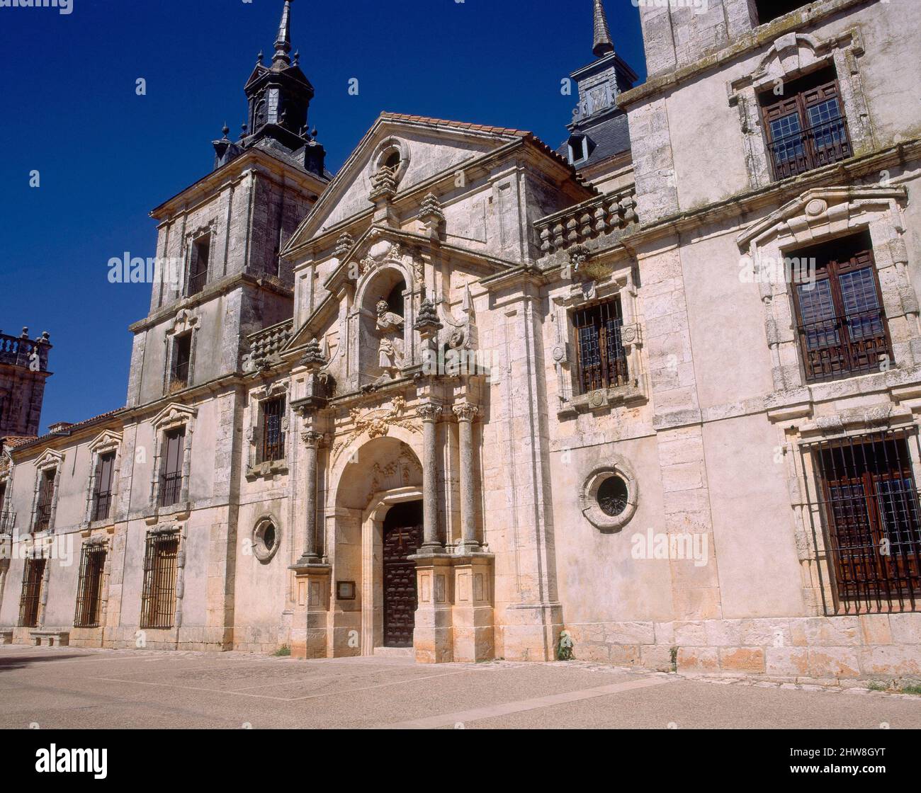 Fachada de iglesia barroca hi-res stock photography and images - Alamy